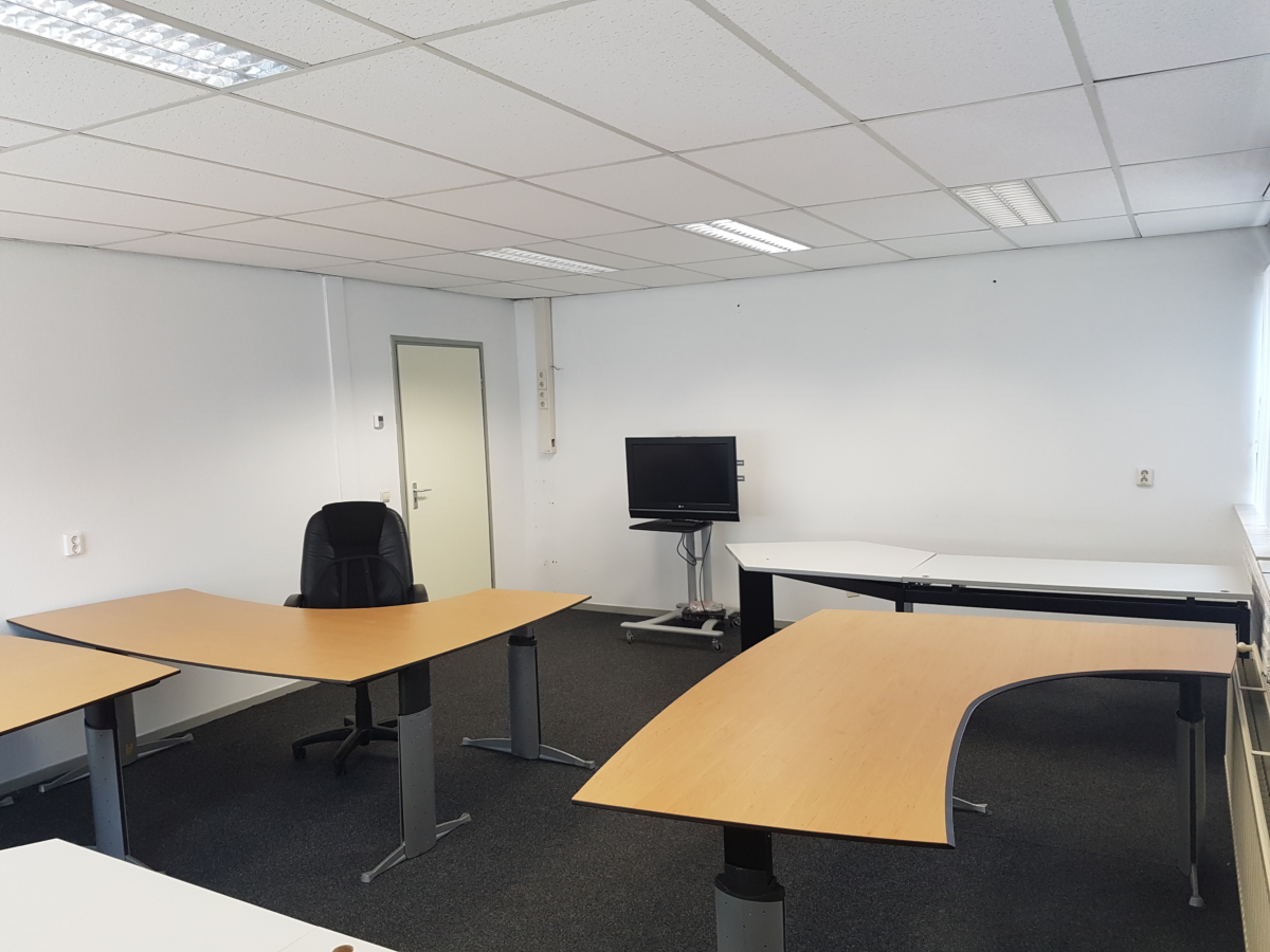 Kantoor- werkruimte - Helmink Handel & Verhuur